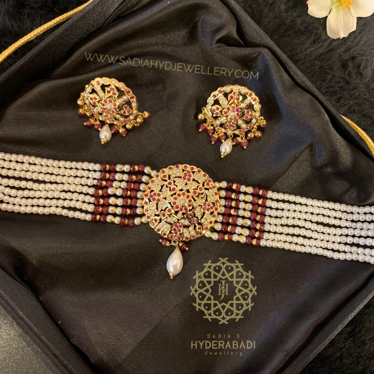 Safreen Red White Guluband Set – Sadiahyderabadi