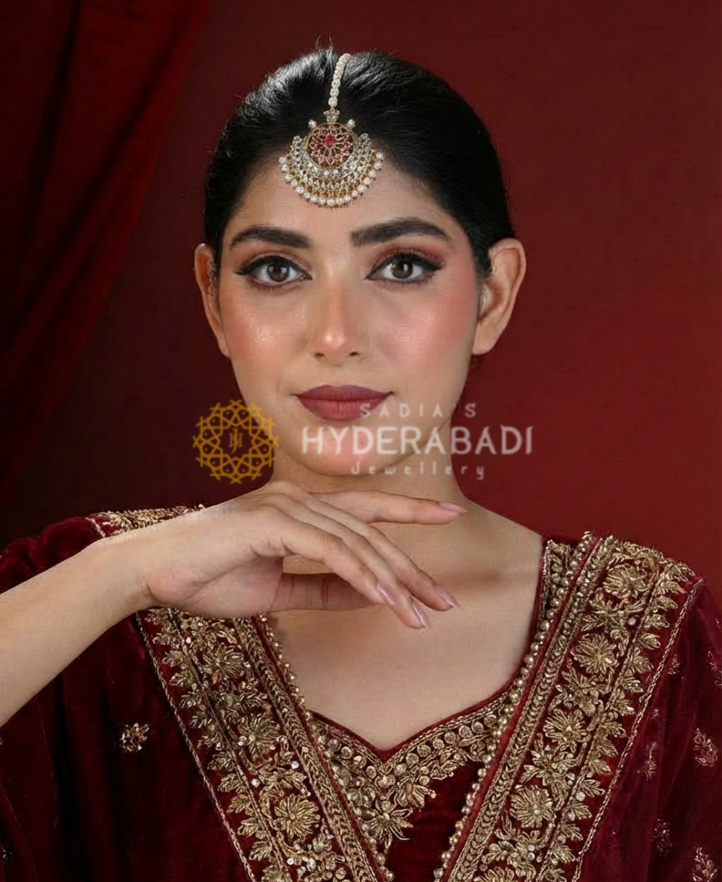 Sitwat Red White Tika – Sadiahyderabadi