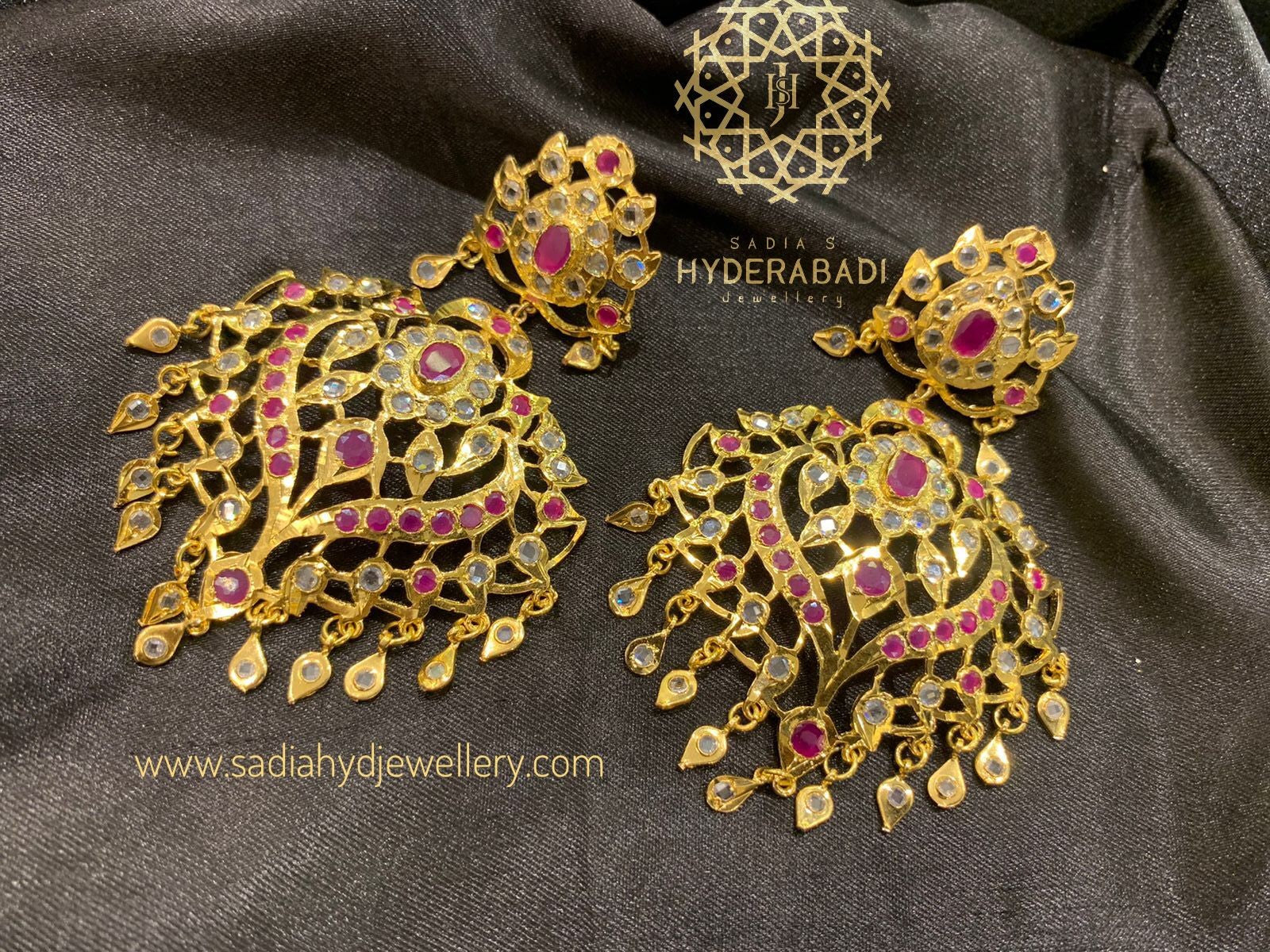 Sumbul Red White Big Size Earring – Sadiahyderabadi